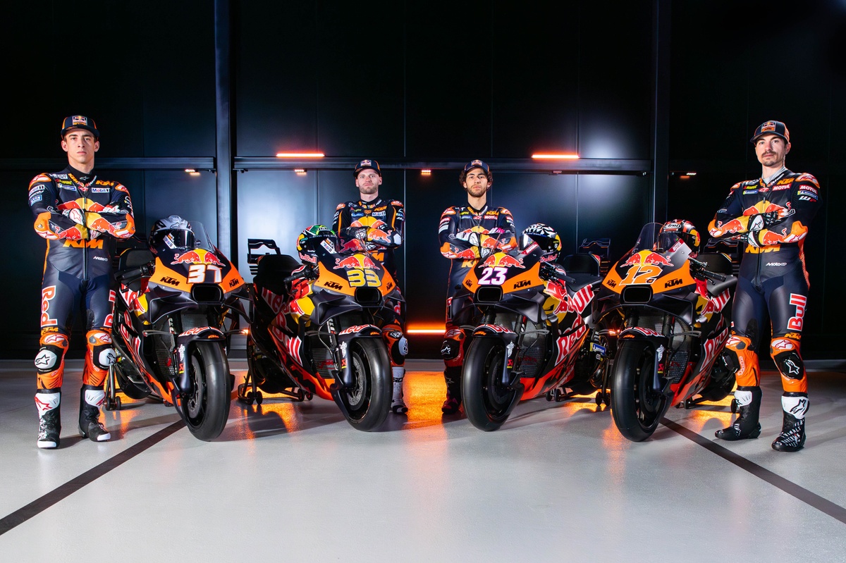 Geplaagd KTM onthult identieke MotoGP-livery's voor fabrieksteam en Tech3