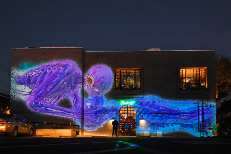 Funds, free bongs and a place to puff: how the cannabis crowd is ...