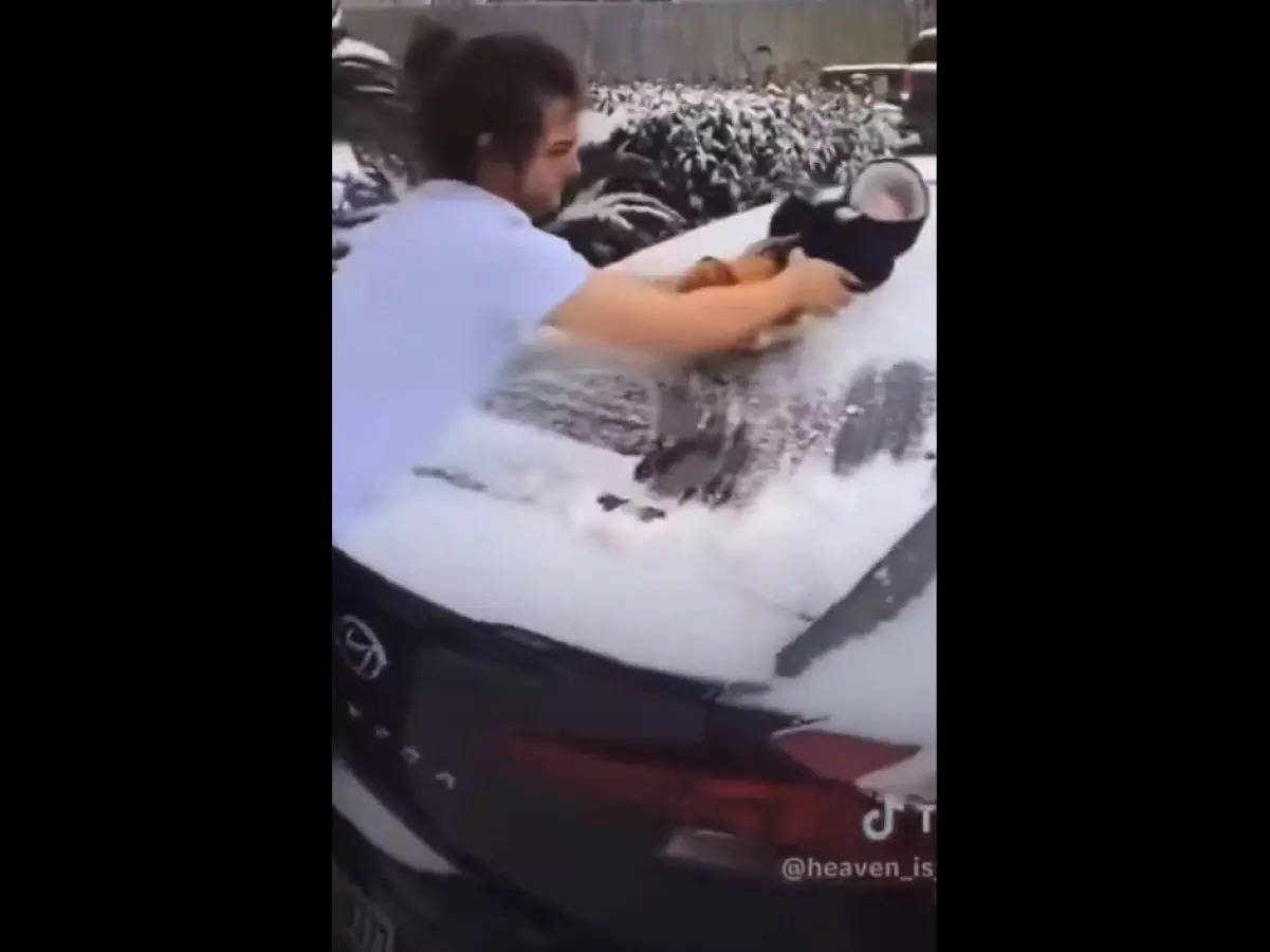 Texas man uses 3-month-old baby to wipe snow off car's windshield ...