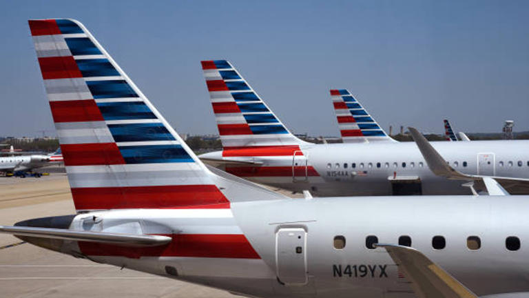 American Airlines confirms details of flight 5342 crash landing in ...