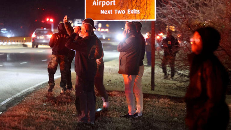 LIVE: DC plane crash near Reagan National Airport