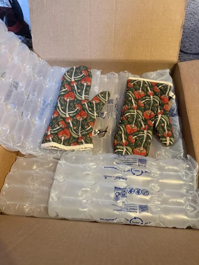 Customer gets laughs with image of unexpected Wayfair packaging for ...