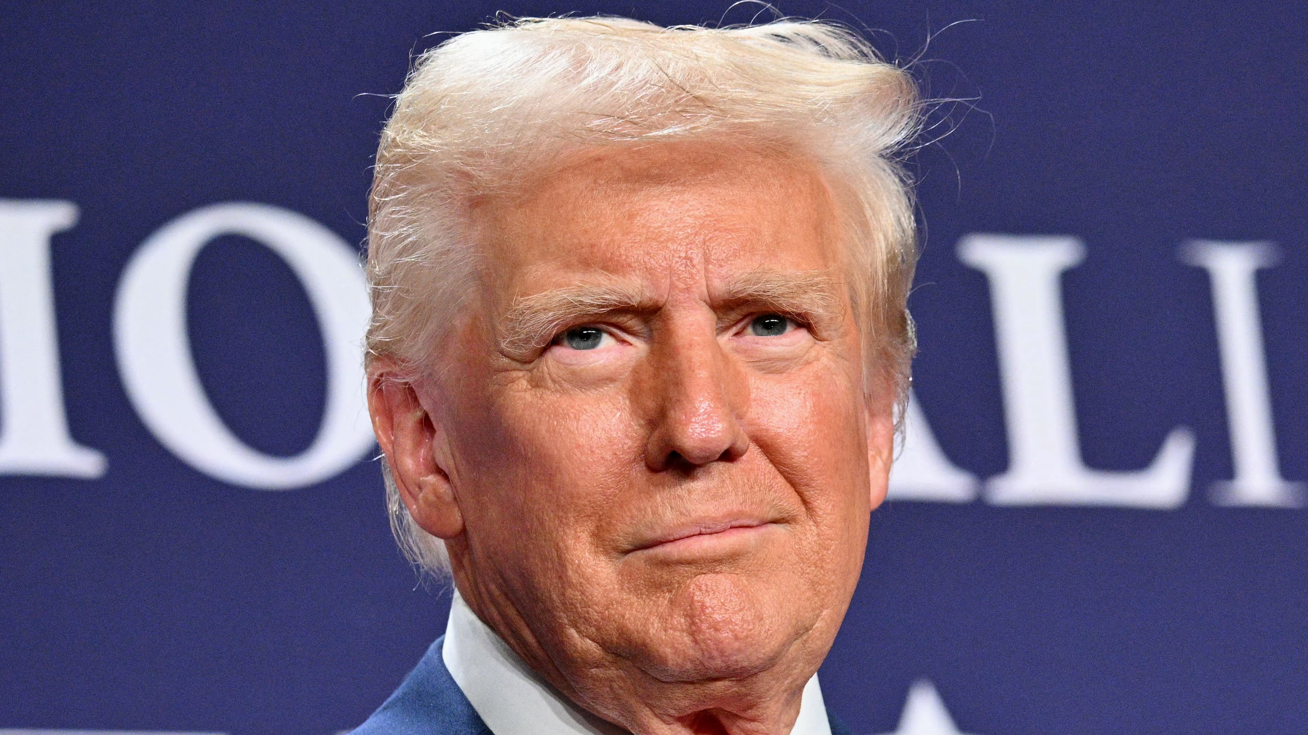 Trump Fuels Crazy D.C. Plane Crash Theories With Insult to Army Pilots