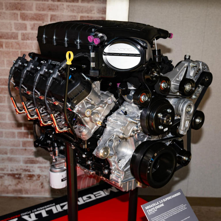 Ford's Megazilla 2.0 Crate Engine Is a 7.3L V-8 with 1000-Plus HP