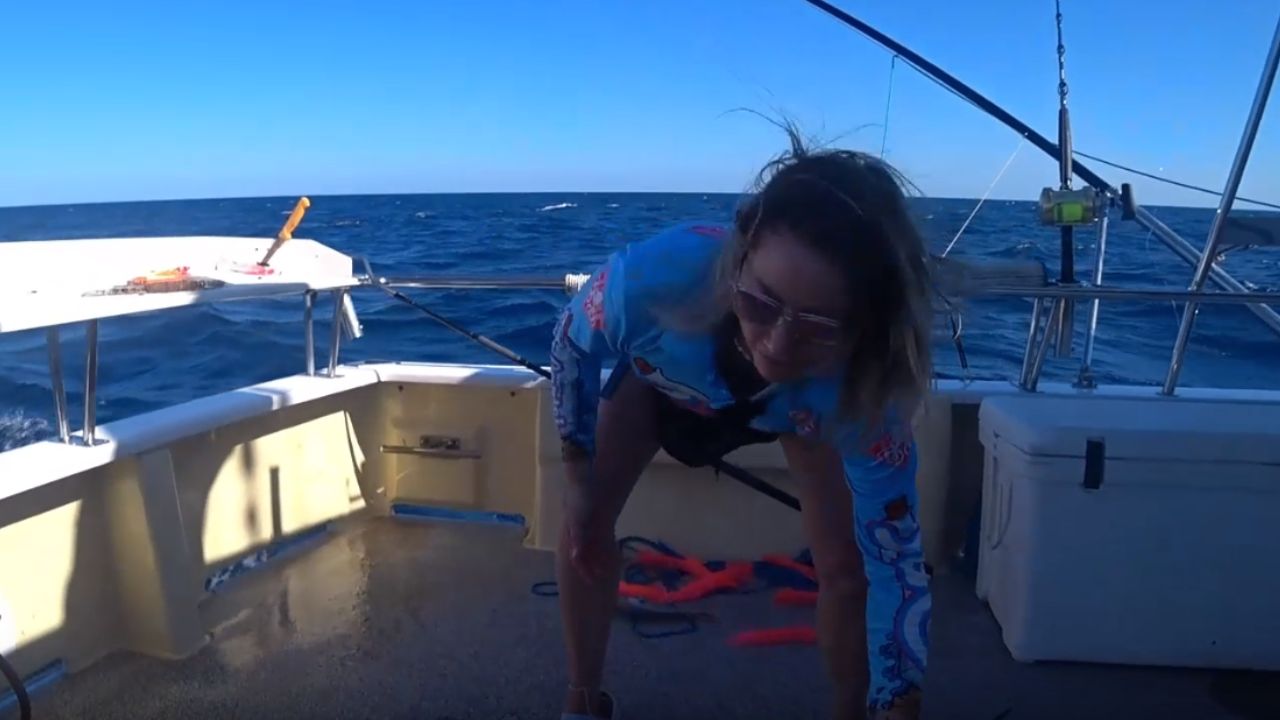 'My catch threw up!' - Tuna fish spews out bait fish after getting caught
