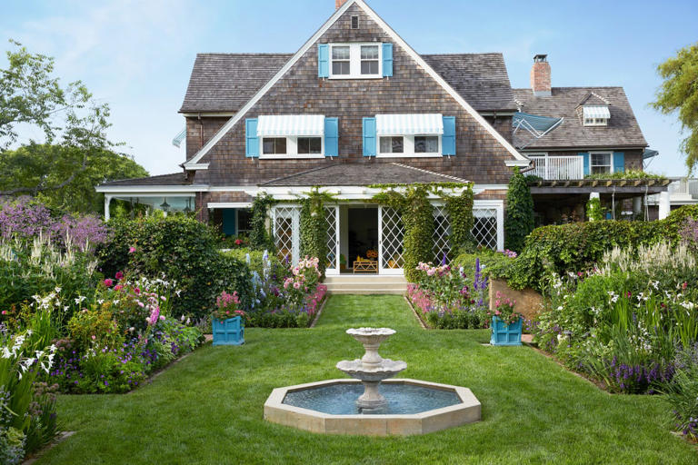 6 Curb Appeal Trends That'll Dominate in 2026, According to Top Designers