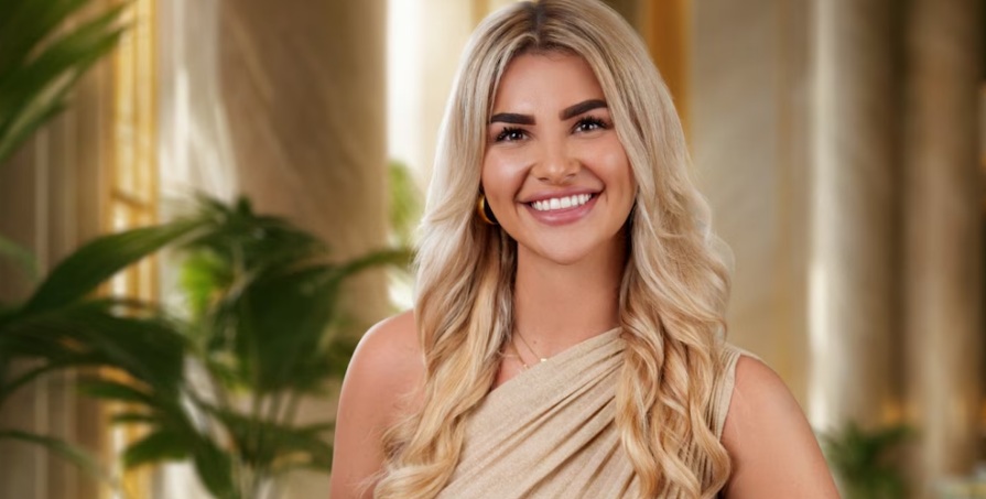 Estelle uit Paradise Hotel wil borstvergroting: 'Heb het echt nodig'