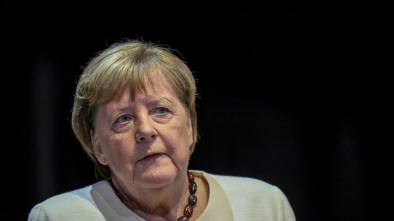 Merkel kritisiert Merz wegen Bundestagsabstimmung