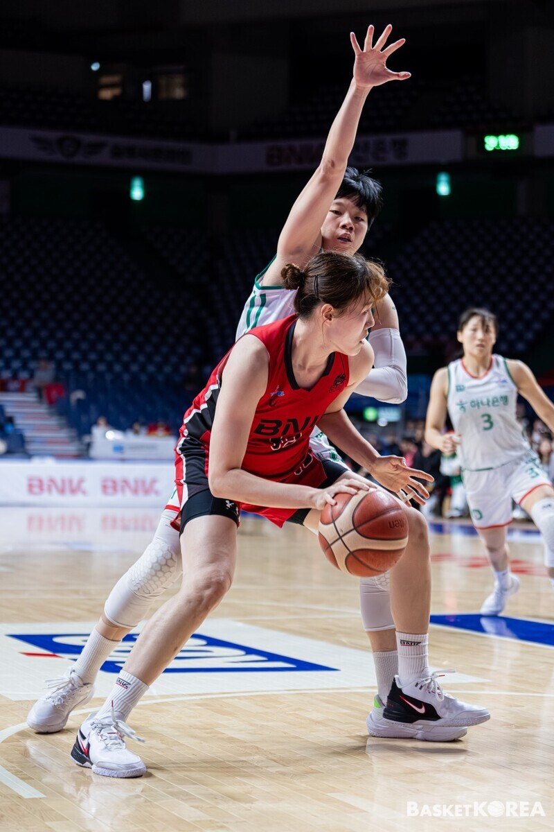 [BK포토] 부산 BNK SUM vs 부천 하나은행 경기 화보