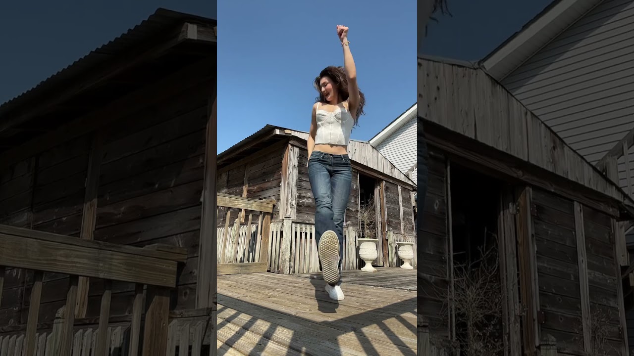 Slayed the low-rise look and feeling confident!