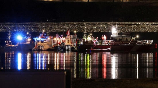 Washington DC plane crash: What happened 30 seconds before collision ...