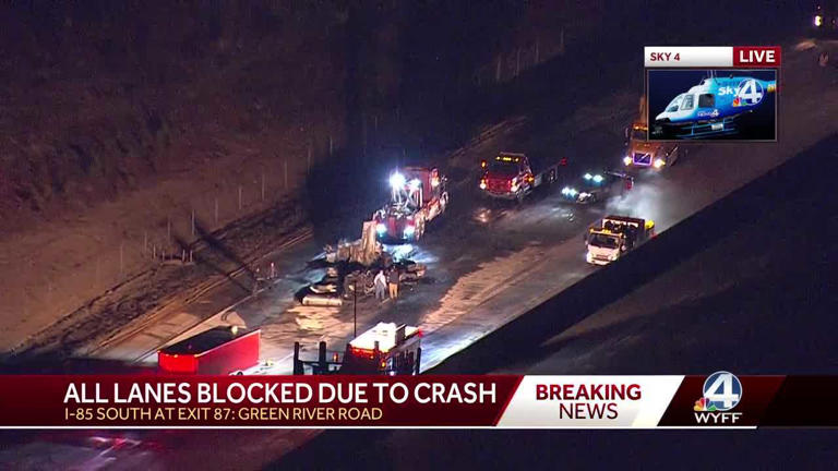Serious crash involving two tractor-trailers blocks lanes on I-85 ...