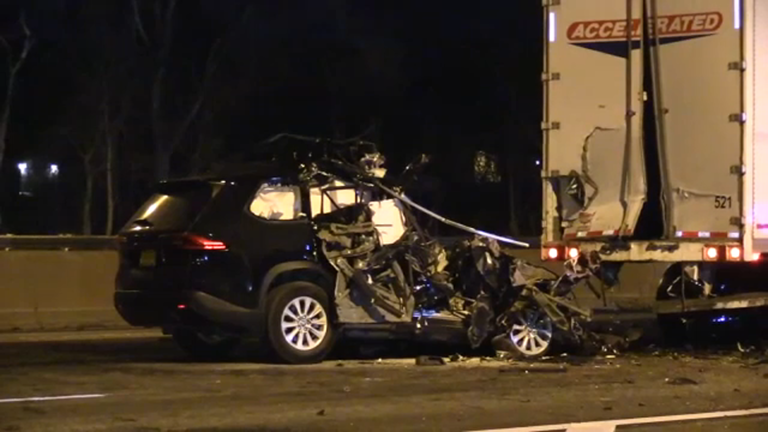 Stolen Amazon vehicle involved in 1 of 2 fatal crashes on I-57 near ...