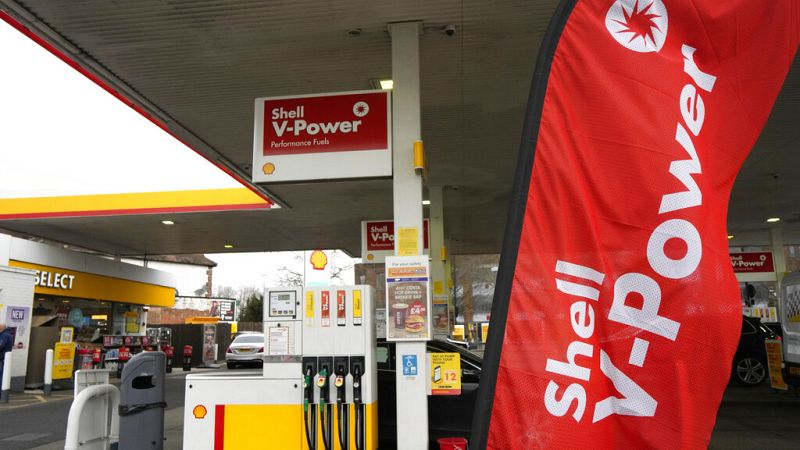 Shell still reviewing moving listing away from London amid profit miss