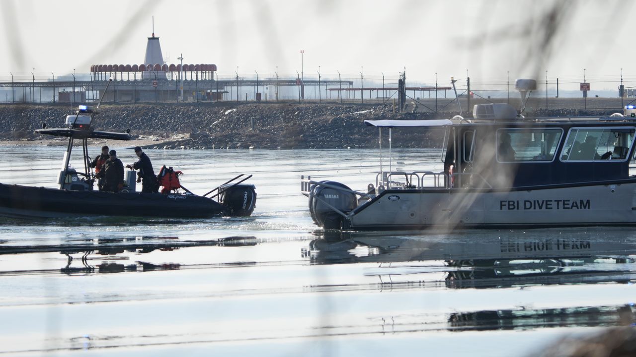 DC plane crash victims: List of who was on American Airlines flight 5342