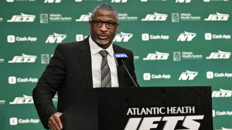 Should New Jets HC Aaron Glenn Stick With Aaron Rodgers at QB in 2025?