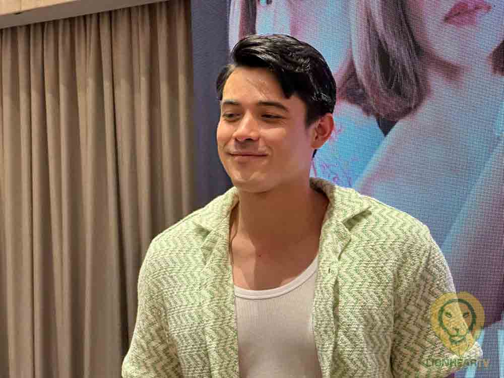 Xian Lim earns private pilot license