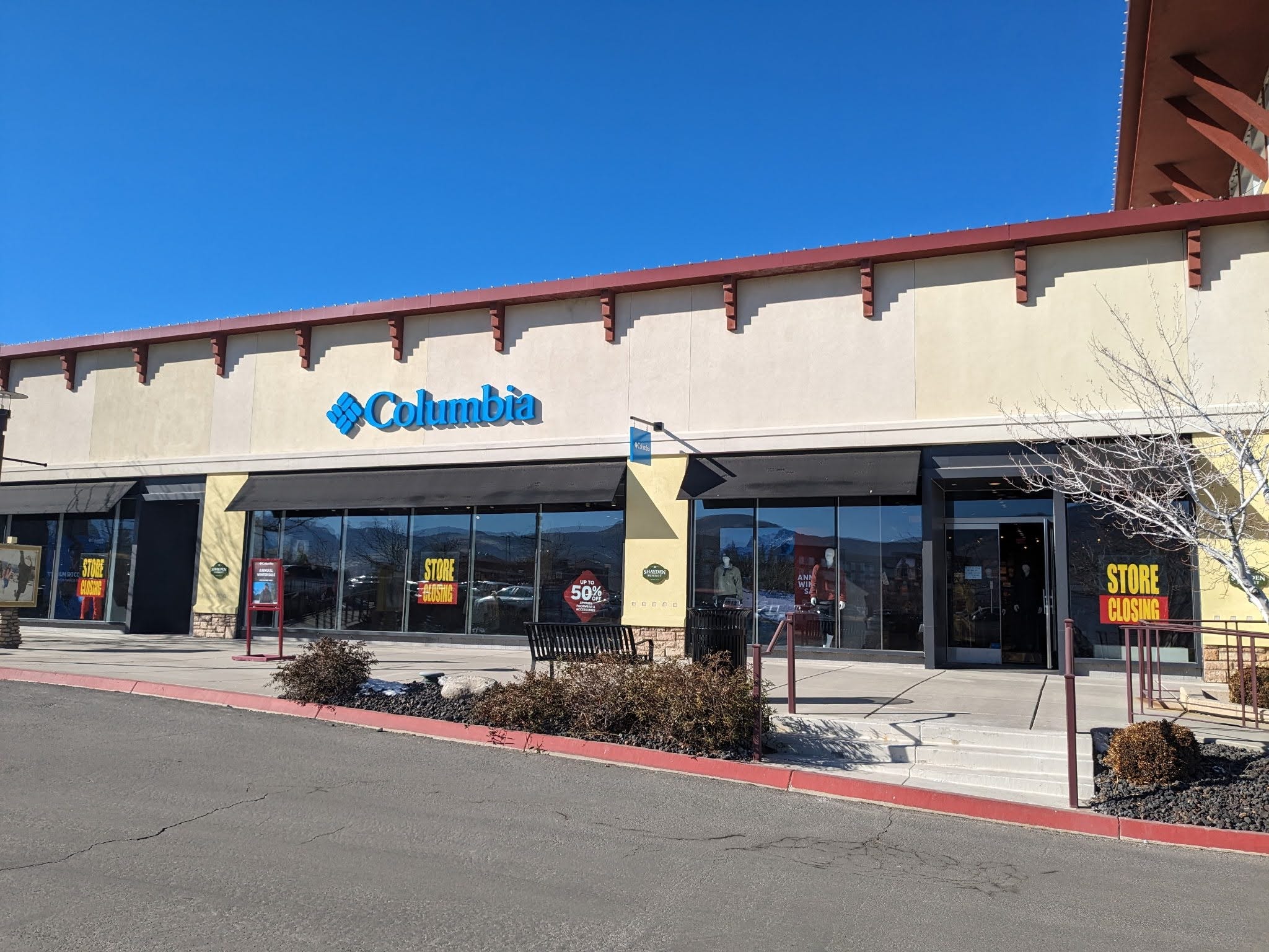 Columbia Sportswear is closing its only Reno store at the Summit mall