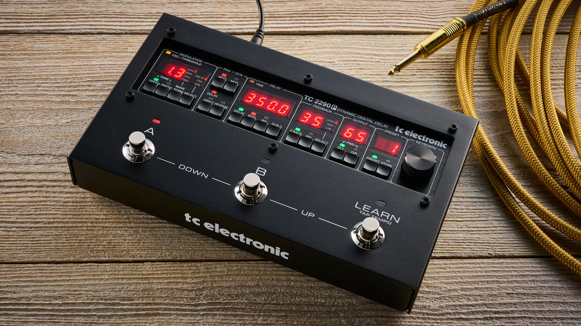 “Makes you want to play and play”: TC Electronic 2290 P Dynamic Digital ...