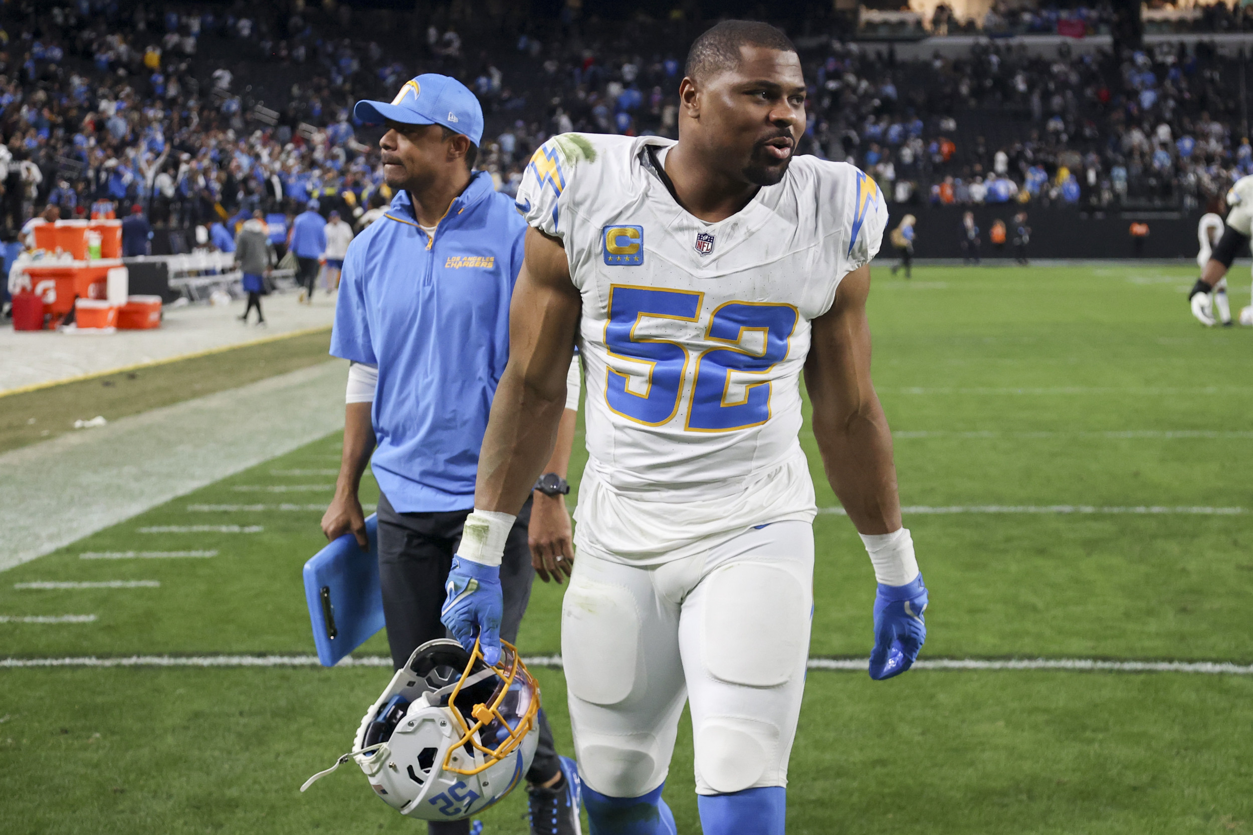 Chargers Get Massive Hopeful Injury Update on Khalil Mack