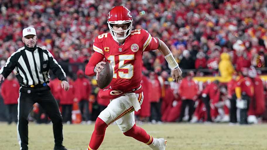 Mics Caught Patrick Mahomes Joking Around With Ref During Chiefs’ Win ...