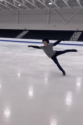 U.S. Figure Skater Spencer Lane Eerily Posted Photo from Inside Plane ...