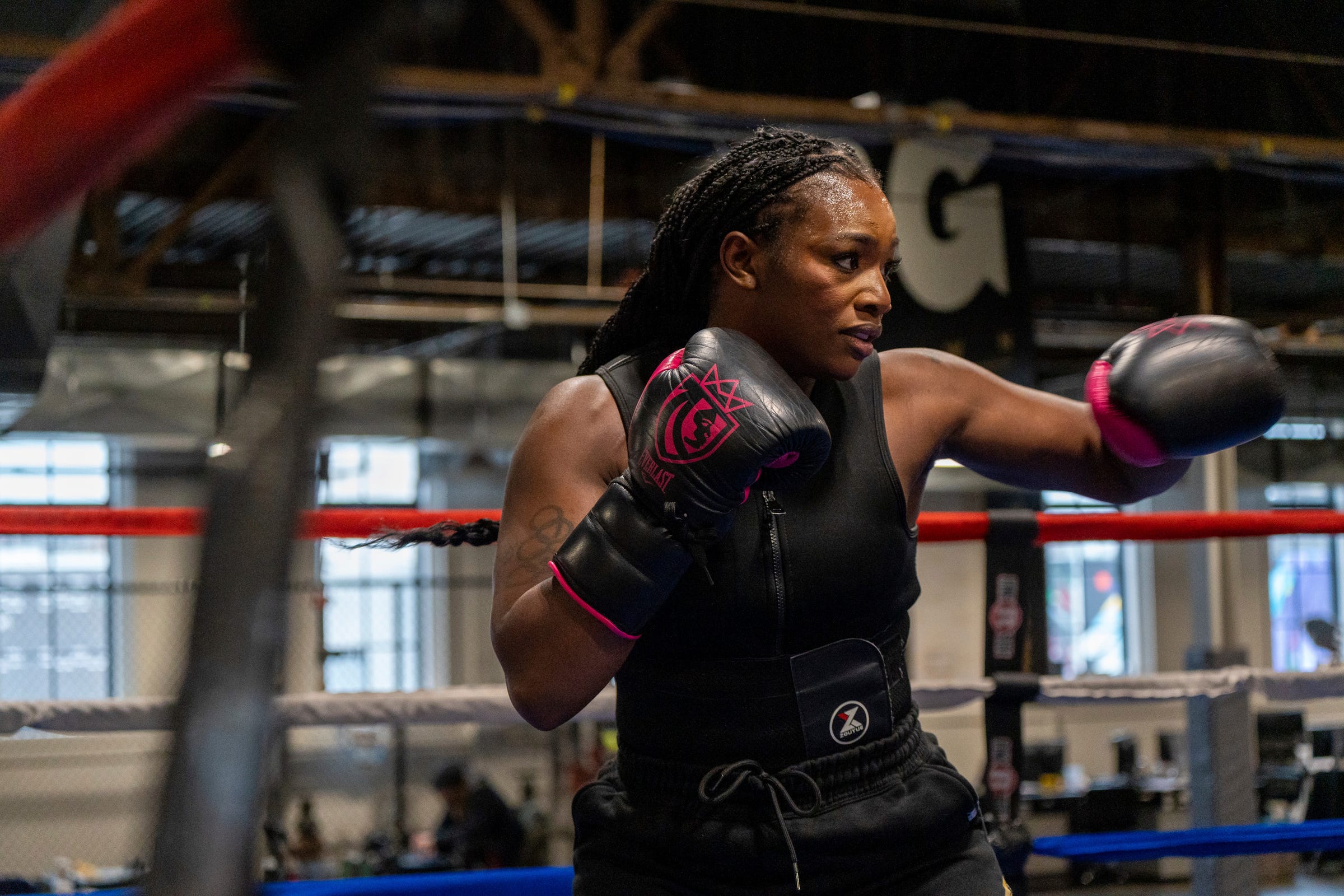 Claressa Shields vs Danielle Perkins boxing fight: Shields wins ...