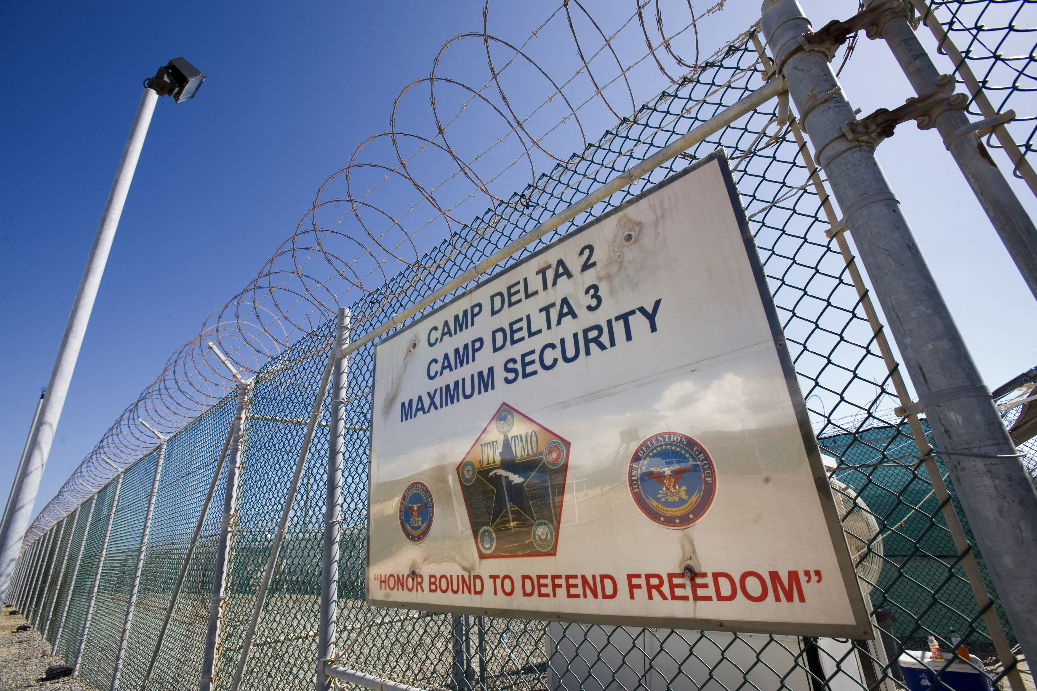 Guantanamo : 5 anecdotes effroyables sur la prison militaire où Trump ... Guantanamo : 5 anecdotes effroyables sur la prison militaire où Trump ...