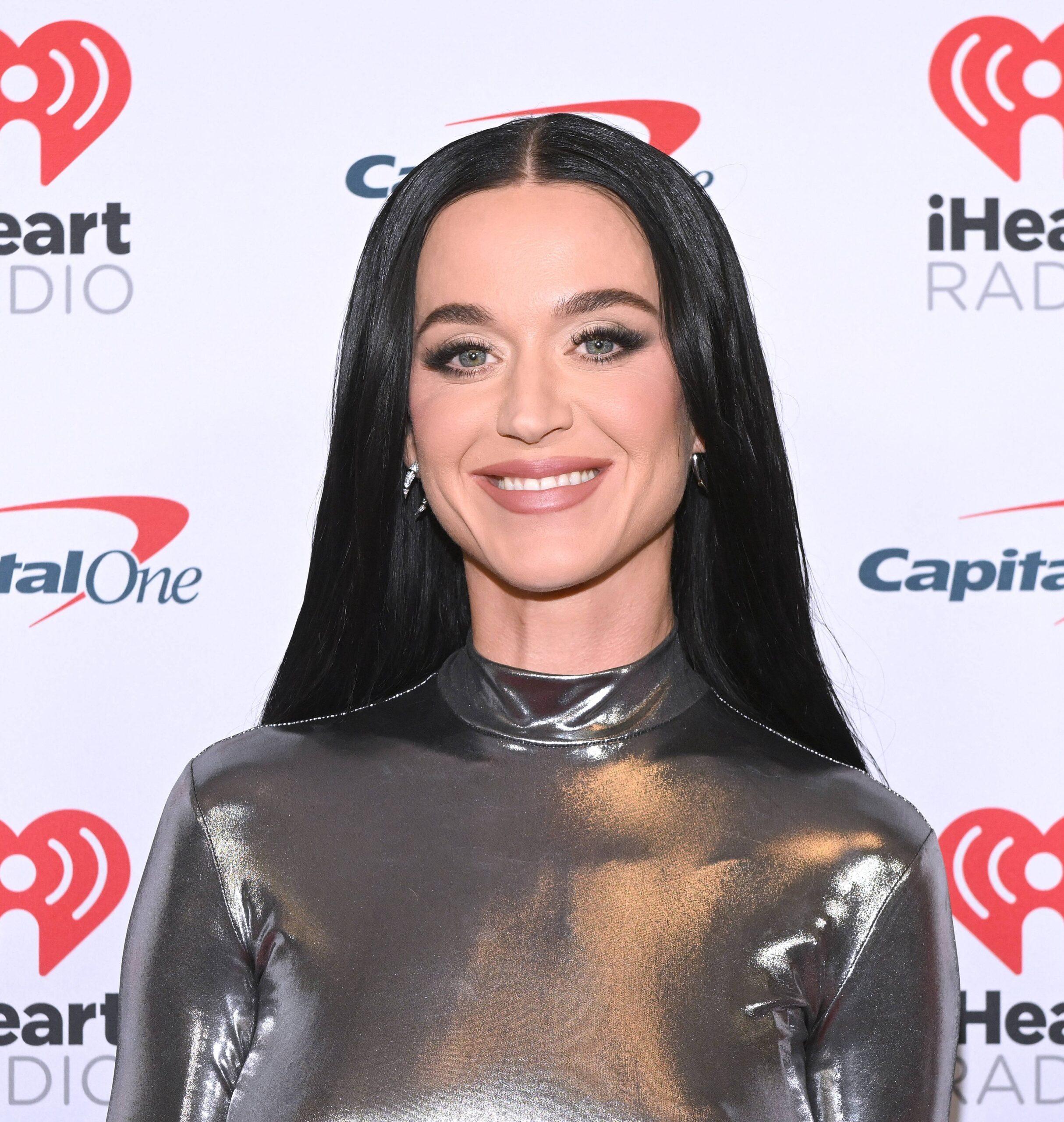 Katy Perry Gets Roasted As 'Dramatic' Reaction To Landing Back On Earth ...