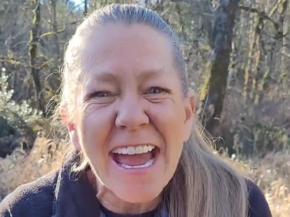 Disgraced figure skater Tonya Harding is unrecognizable as she joins ...