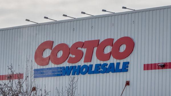 Here's how the new Costco flyer compares to Walmart, Metro, Loblaws and ...