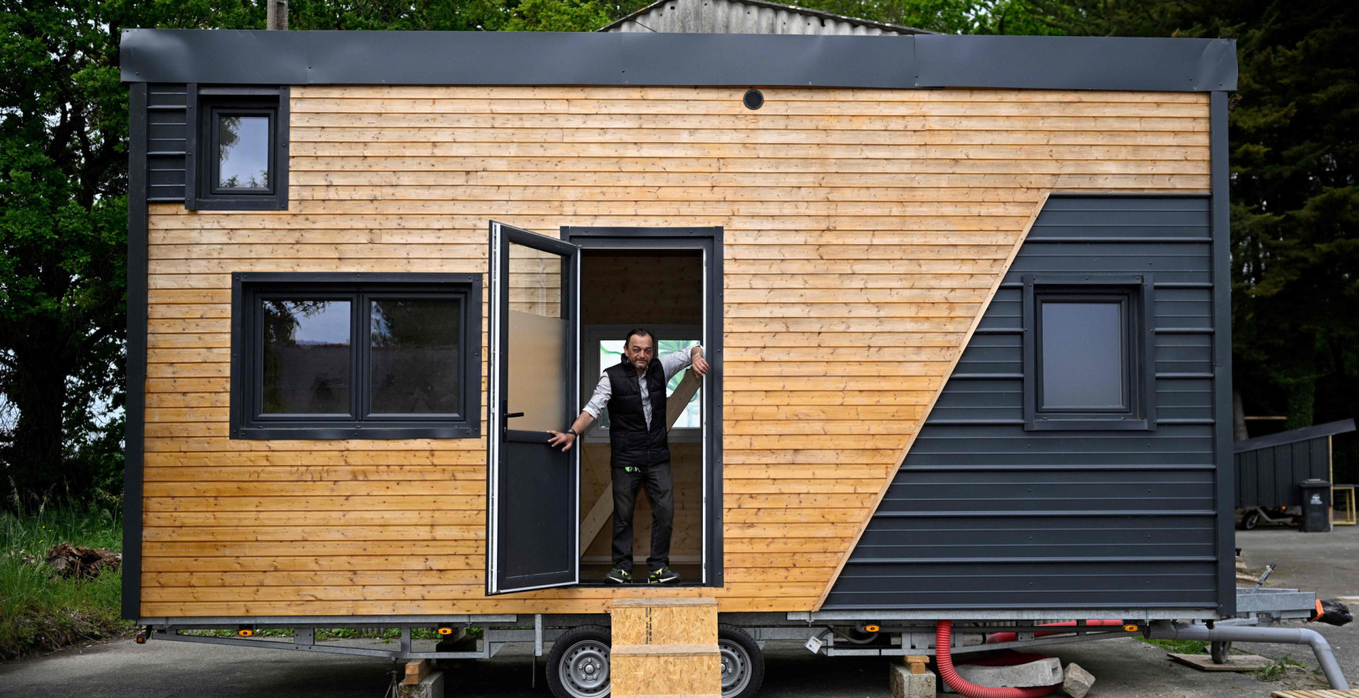 Interested in cozy living? Explore the perks of tiny houses