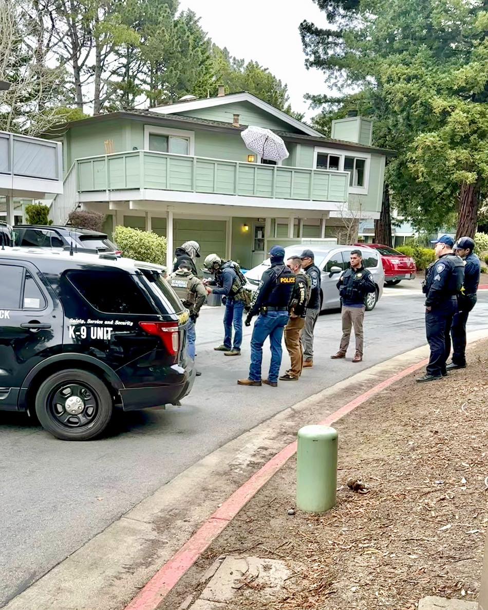Law enforcement apprehend federal fugitive living in Capitola