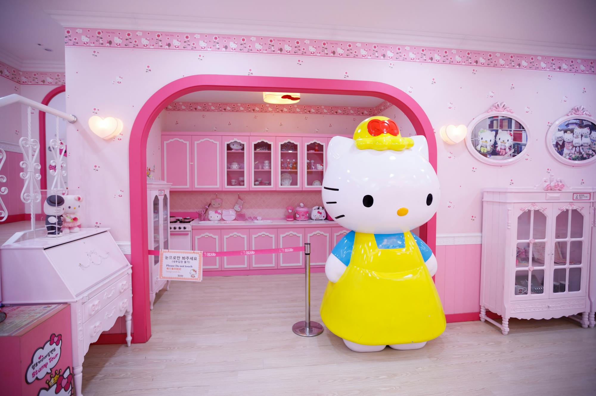 Hello Kitty : Japon, « kawaii et mignonnerie » pour la deuxième ...