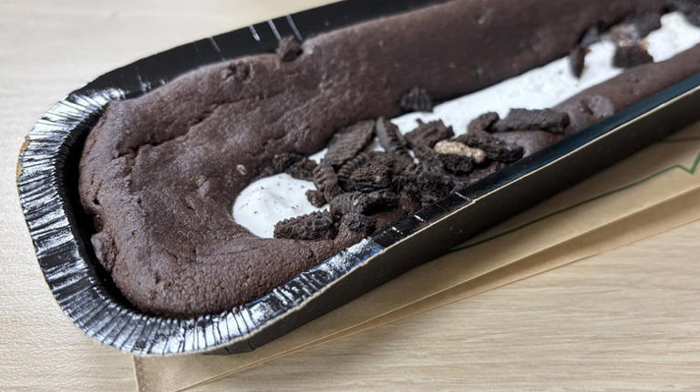Review: The Subway OREO Footlong Cookie Is The Perfect Storm Of Weird ...