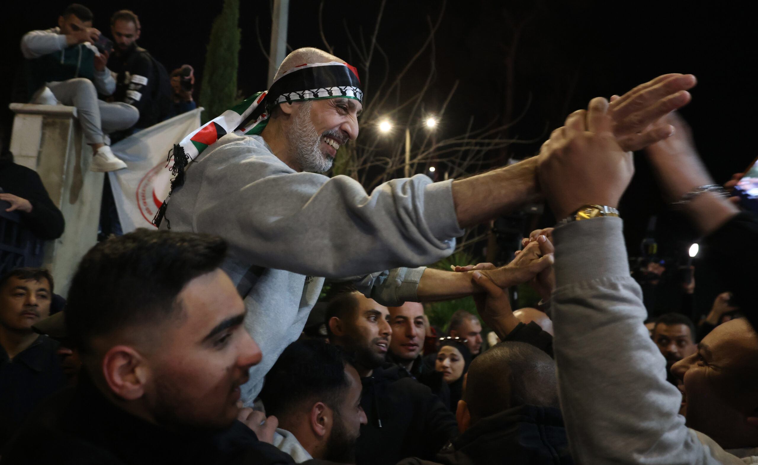 Israel releases 110 Palestinian prisoners amid hostage handover chaos ... Israel releases 110 Palestinian prisoners amid hostage handover chaos ...