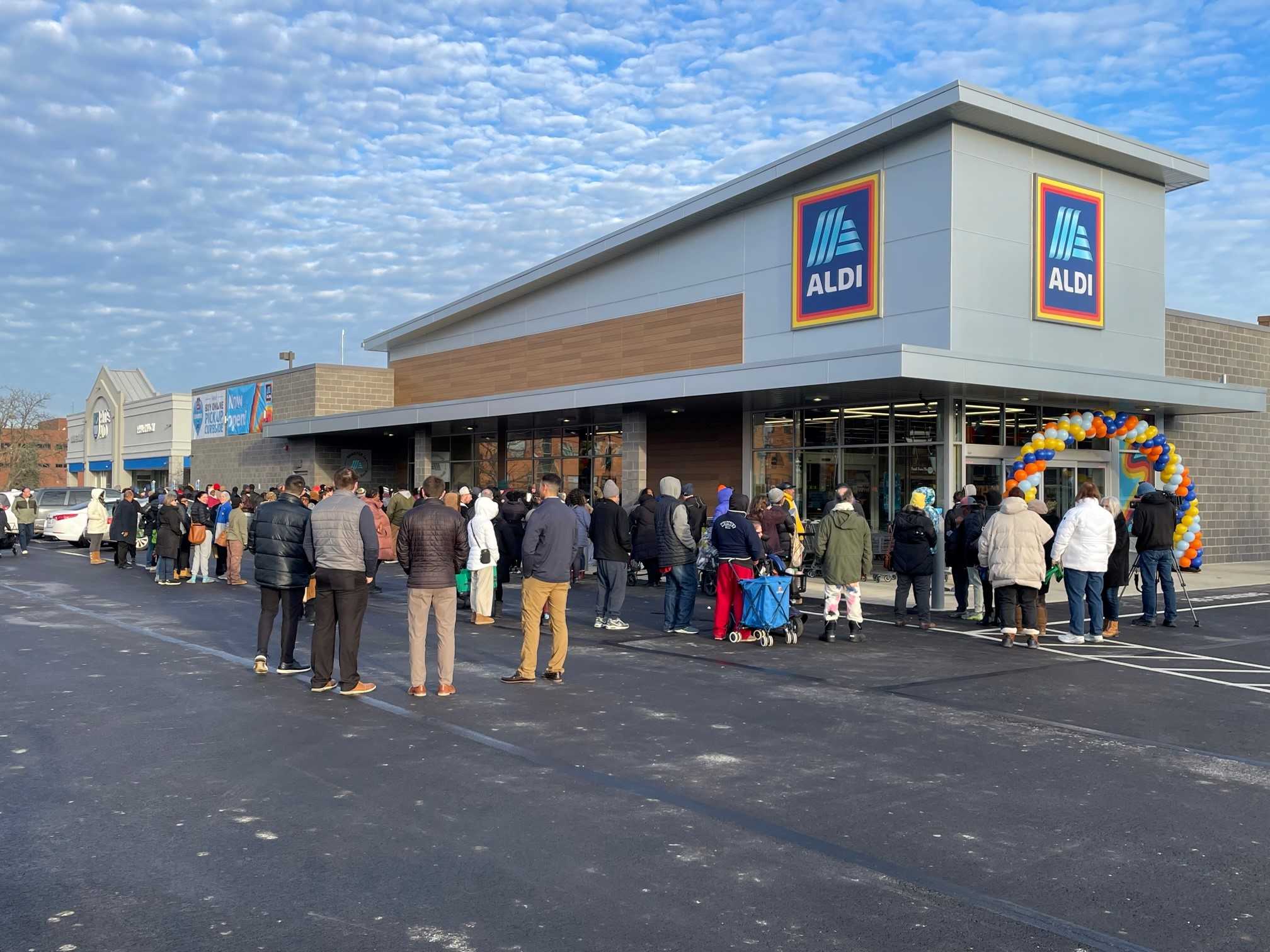 Customers line up for opening of new Aldi store in Wilkinsburg