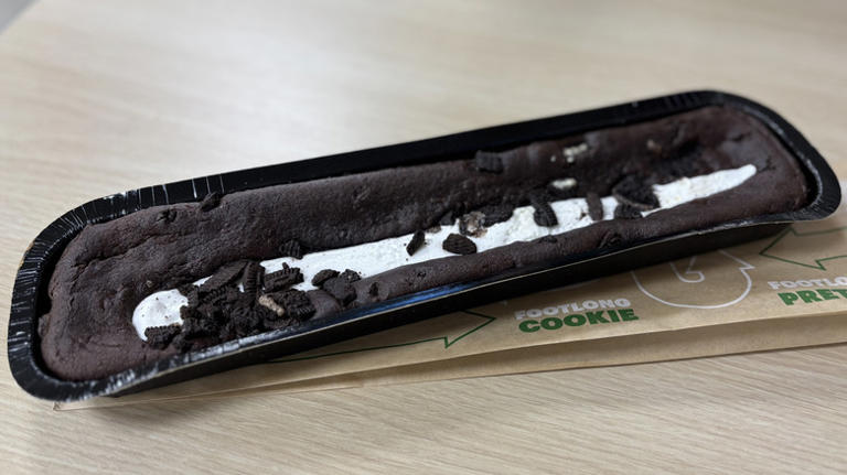 Review: The Subway OREO Footlong Cookie Is The Perfect Storm Of Weird ...