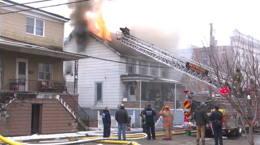Crews extinguish house fire in Benwood