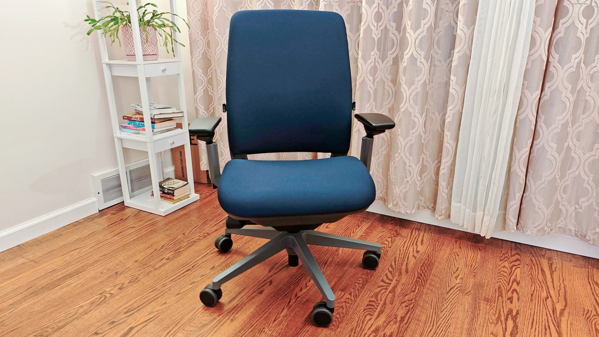 The Steelcase Amia is a Fantastic Chair for Gaming Disguised as an ...