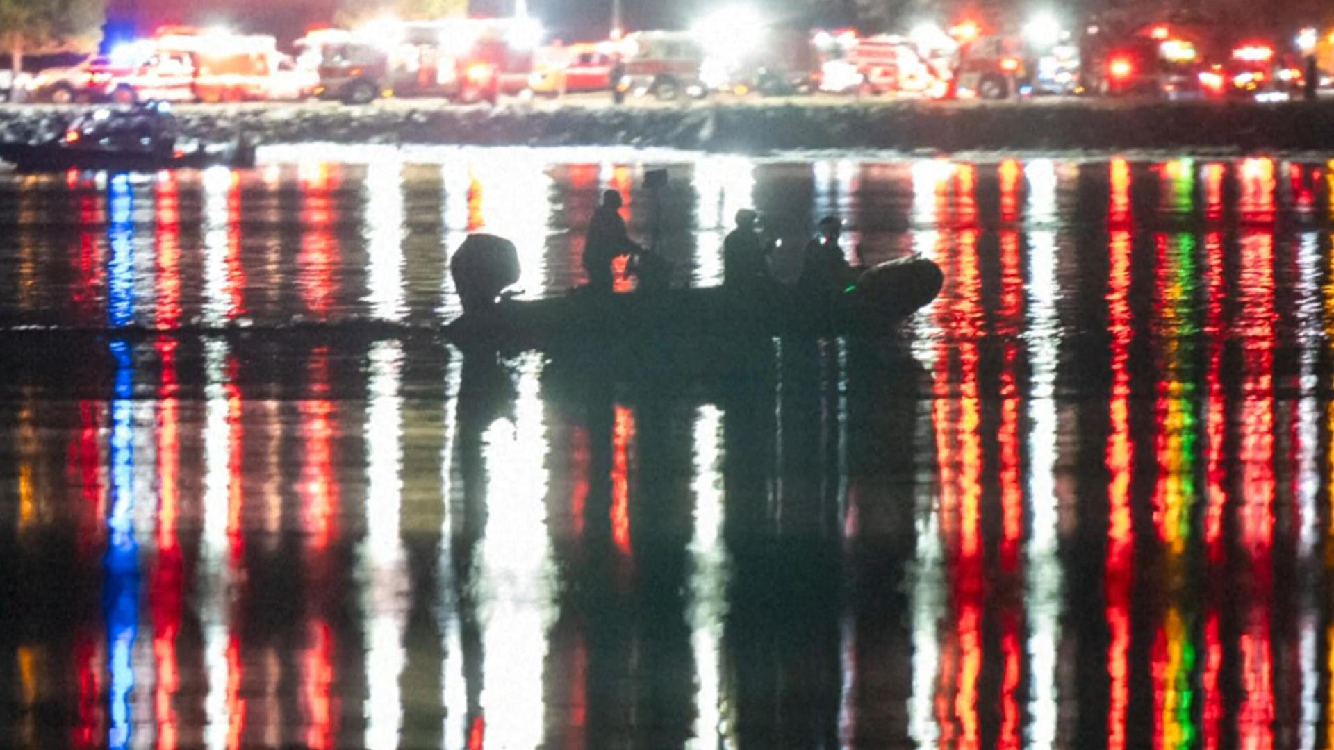 Black boxes recovered from Potomac River following American Airlines ... Black boxes recovered from Potomac River following American Airlines ...