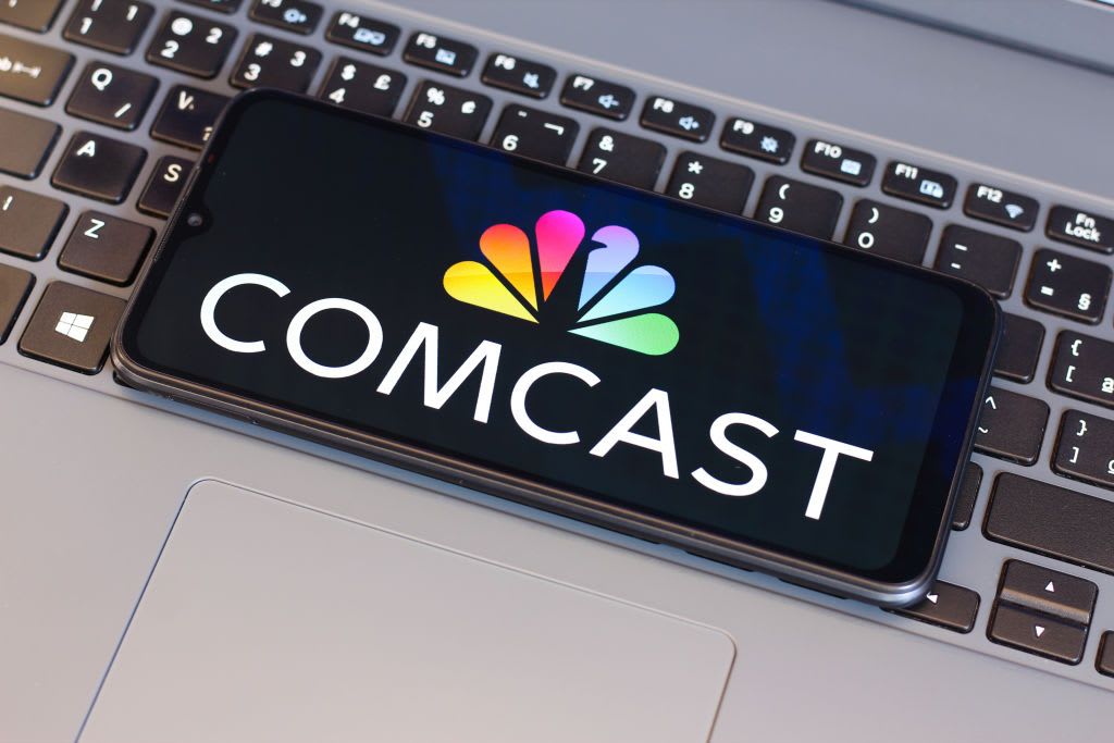 Comcast Stock Snags Price Target Cut Following 11% Decline On Q4 ...