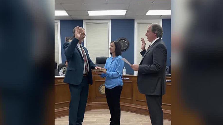 Longtime City Councilman Singleton sworn in as Headland’s mayor