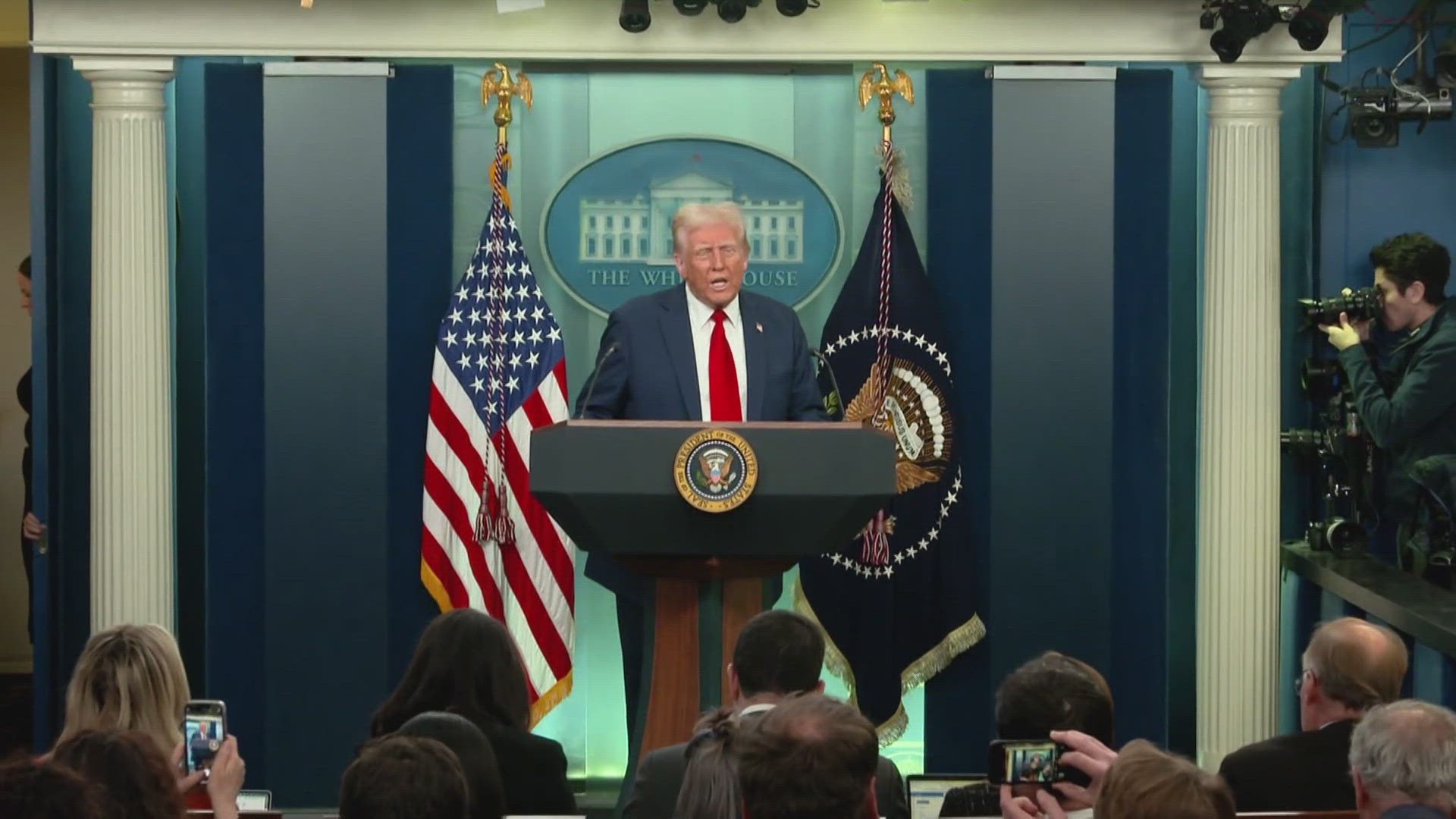 Experts say President Trump's speculations on cause of plane crash ...