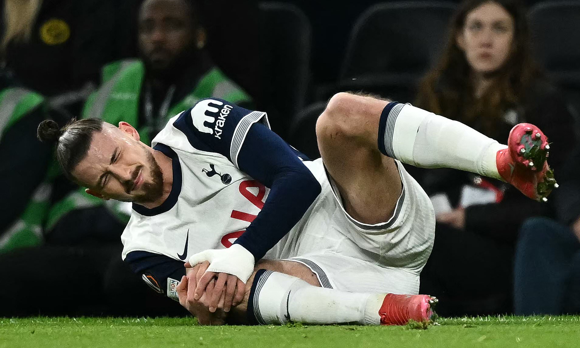 Tottenham suffer ANOTHER injury blow as regular starter comes off in ...