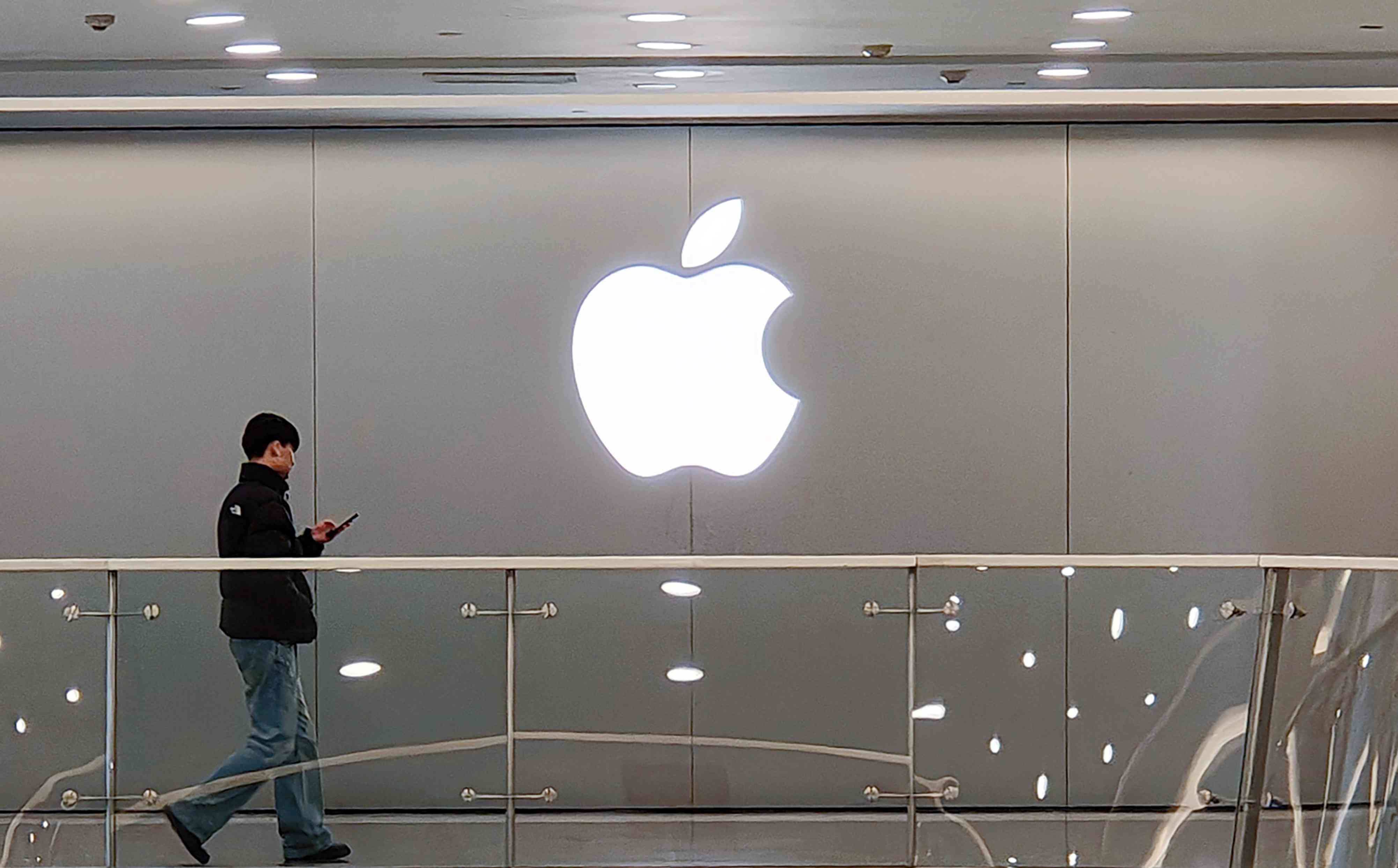 Apple's Earnings Top Estimates as Services Revenue Grows, But iPhone ...