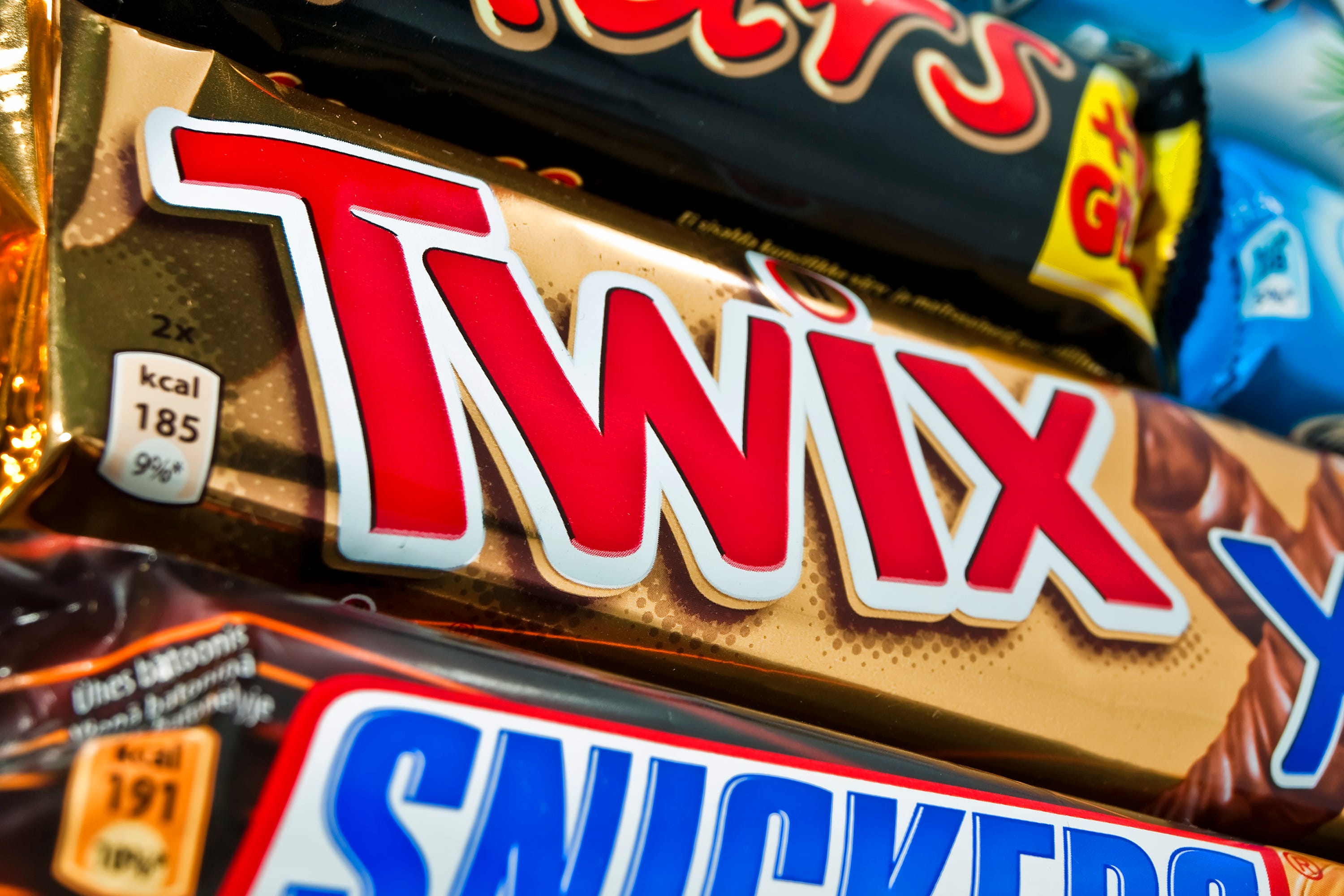 Twix is offering Super Bowl viewers a chance to win $170,000 worth of gold