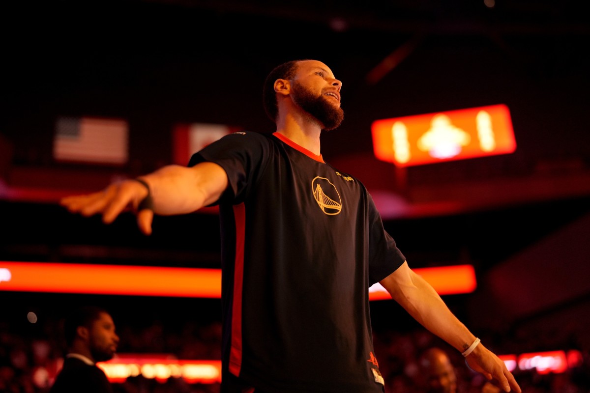 Steph Curry's Arrival at Warriors-Rockets Game Draws Attention