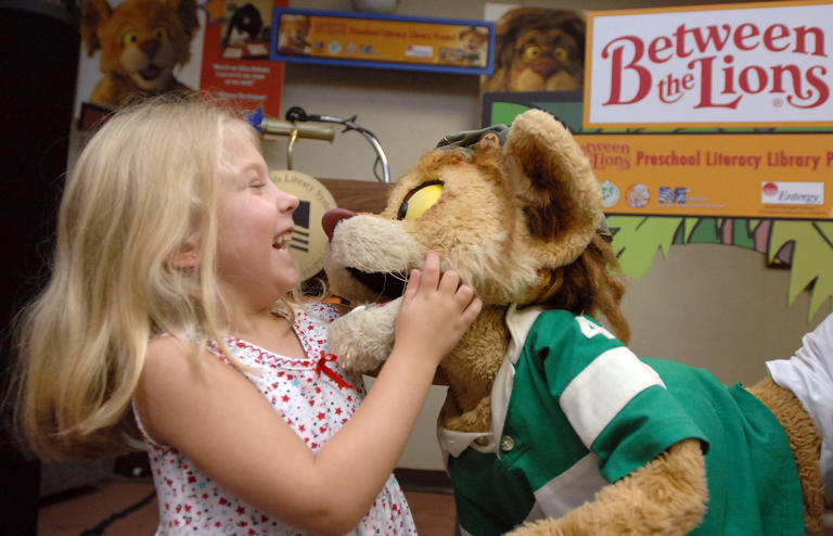 Trump executive order strips federal funds from NPR, PBS. What does ...