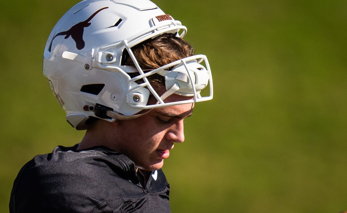 There is One College Football Quarterback Who Insiders View as Better ...